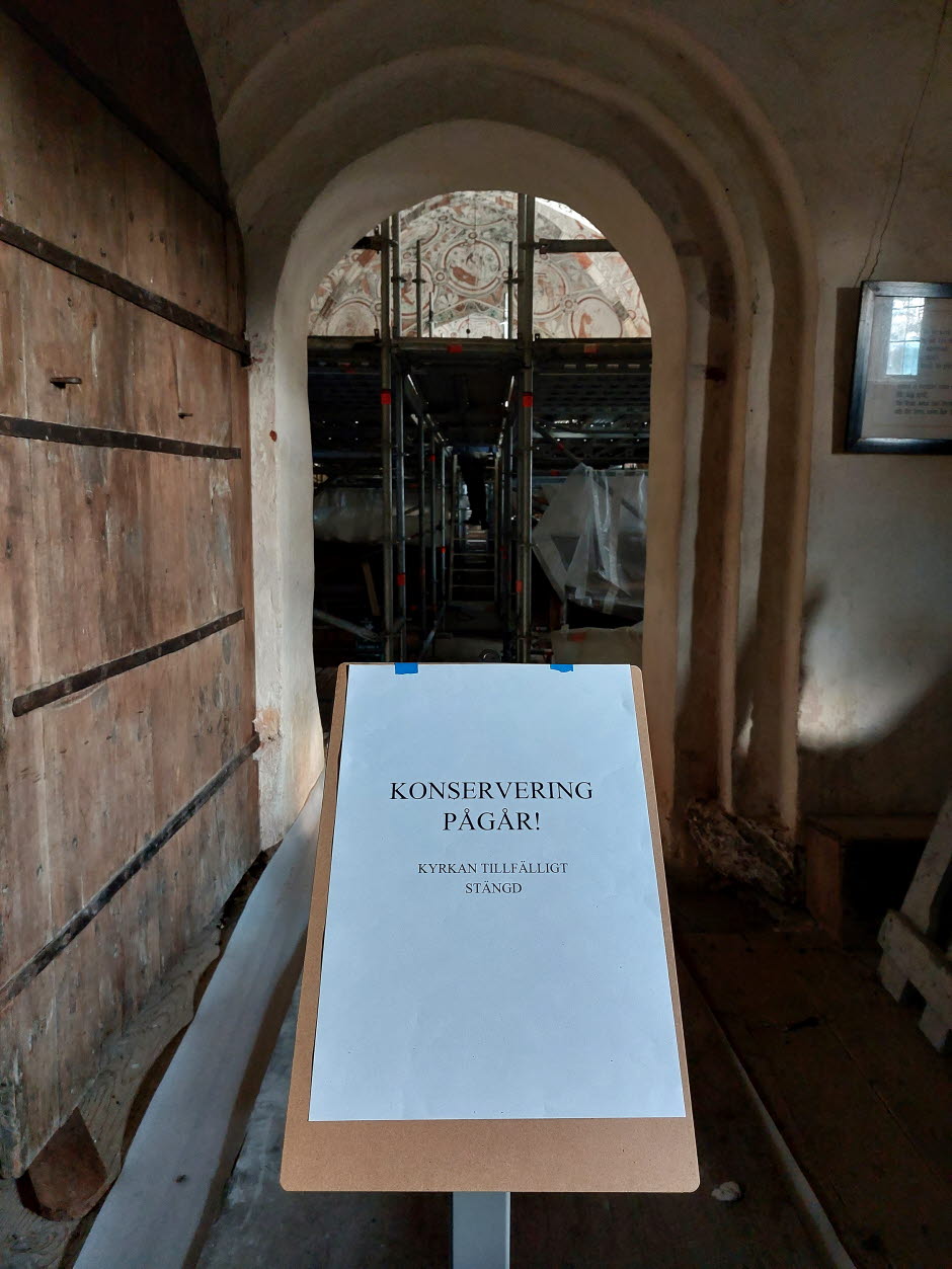 Konservering av 1400-talsmålningar | Östergötlands museum