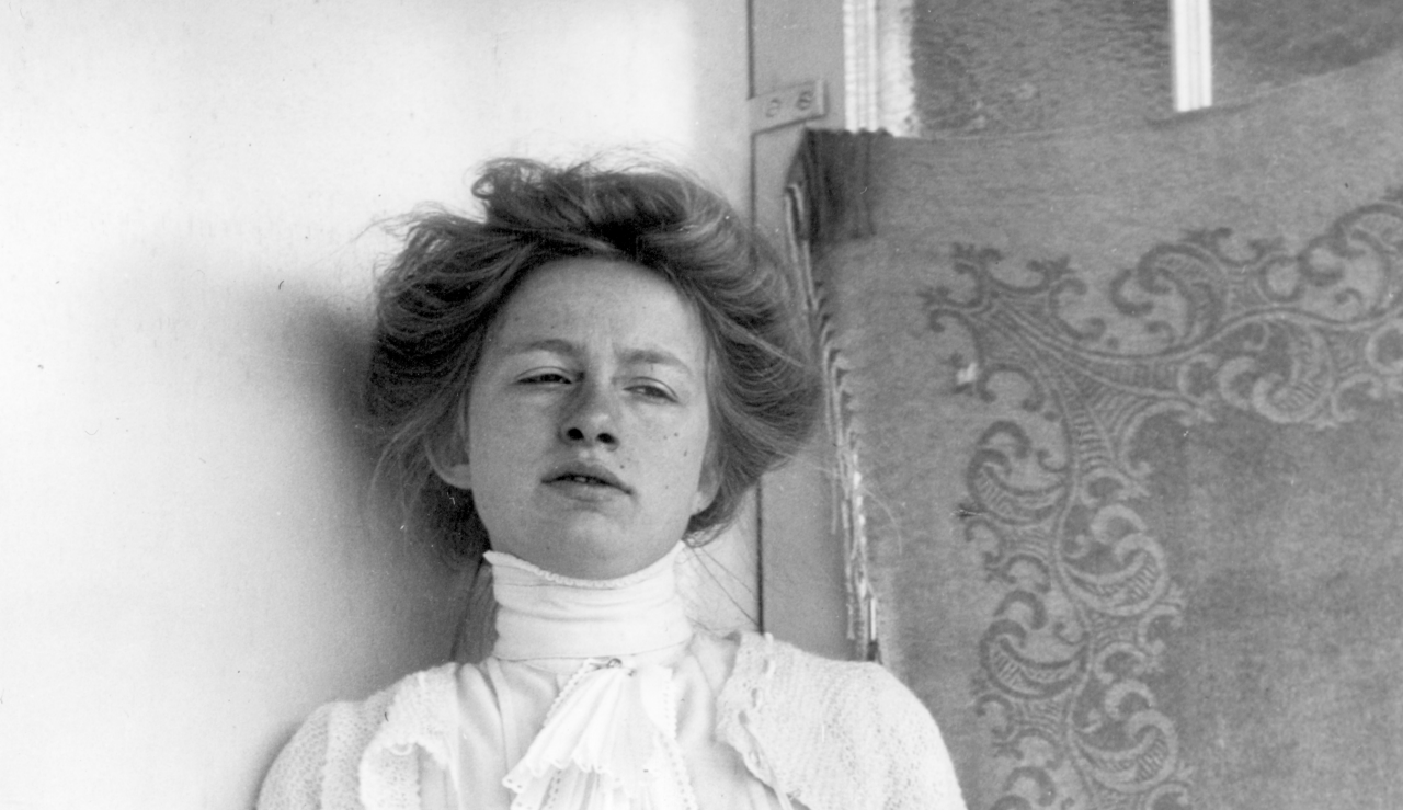 En annan Edith – poetens fotografier | Sancta Birgitta Klostermuseum